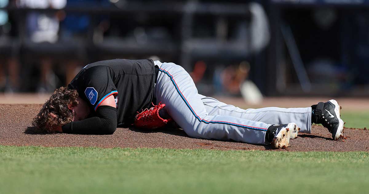 ¡Compañero impacta pitcher en la cabeza! - Columna Digital