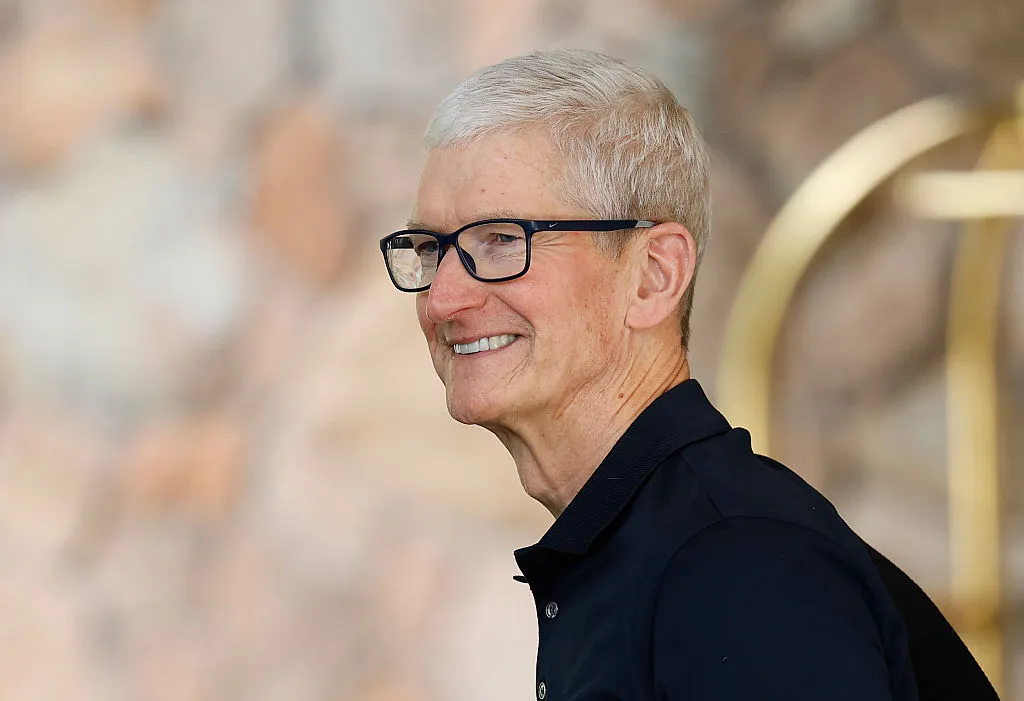 Tim Cook afirma que Apple considera fusiones en IA. - Columna Digital
