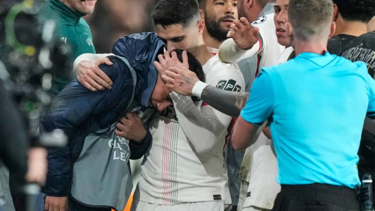 La UEFA investiga a Pedro Neto por agredir a un recogepelotas ...